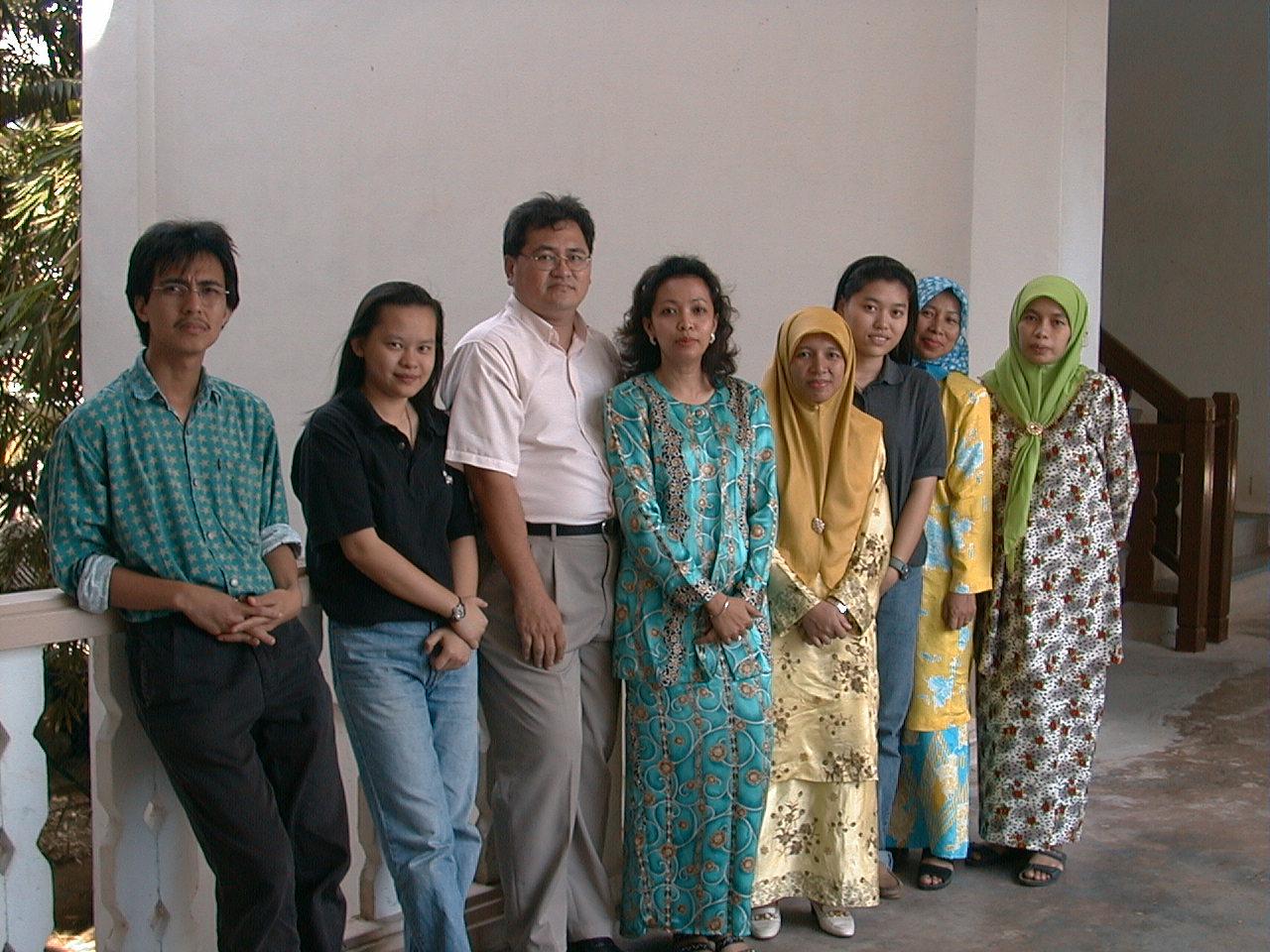Hadi Nur - Born in 1969. Online since 1999. - Dari mahasiswa sampai ...