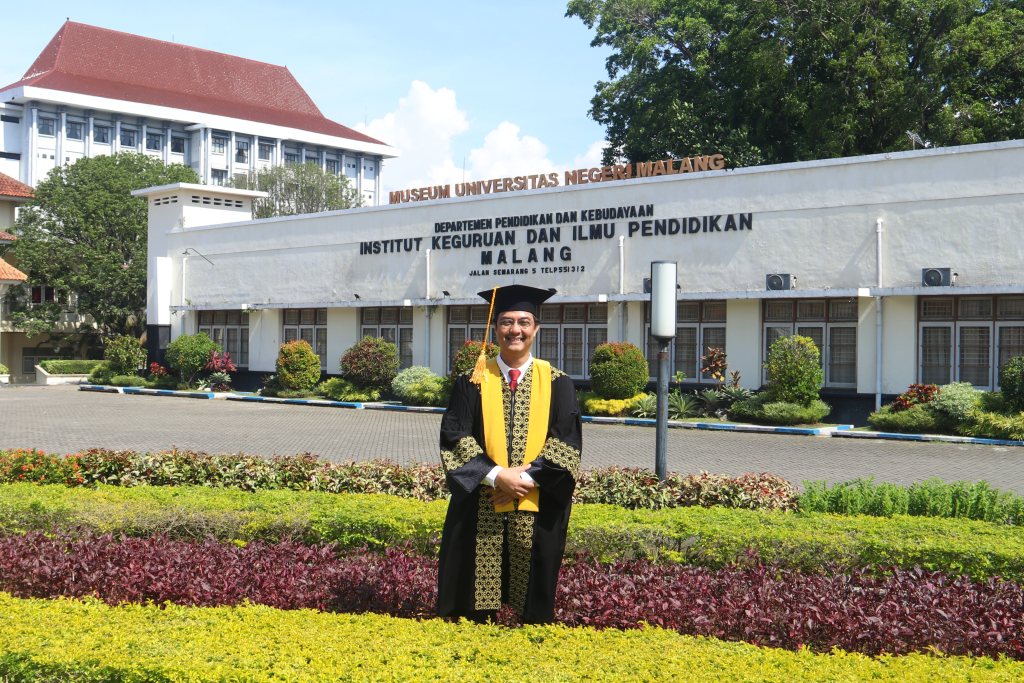 Herbert A. Simon — Hadi Nur